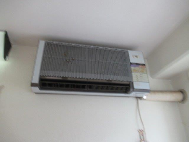 エアコン取替工事 日立RAS-AJ22Lx2台 室外機：床置き - 住まいるコム大阪本店