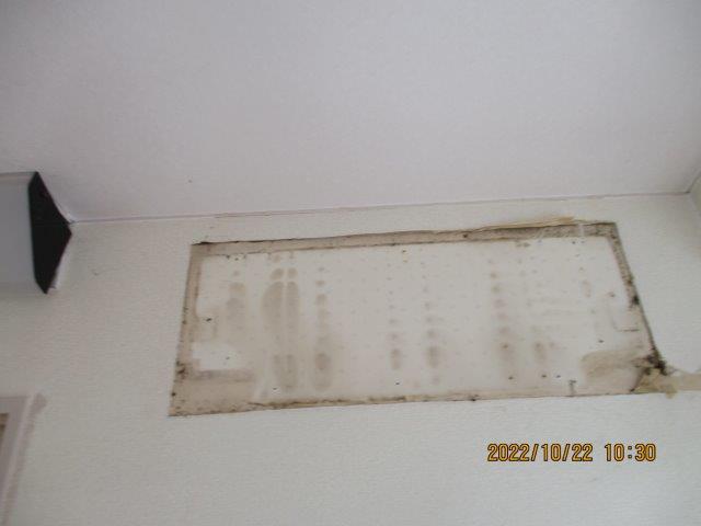 エアコン取替工事 日立RAS-AJ22Lx2台 室外機：床置き - 住まいるコム大阪本店